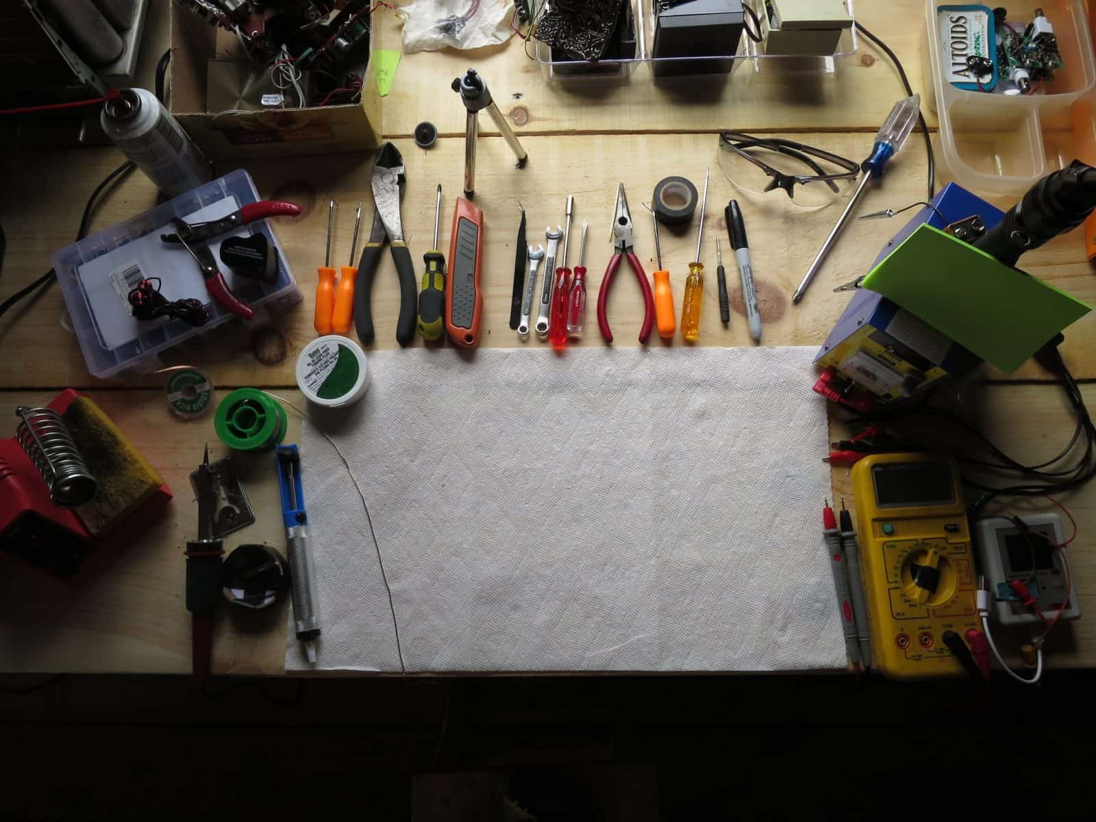 My workbench and tools. - Henry's Radio Repair